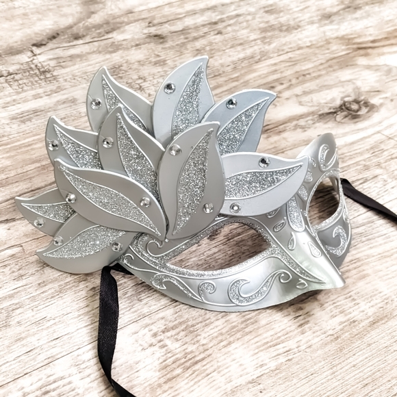 Accessories | Statement Metallic Masquerade Ball Mask For Ladies In ...